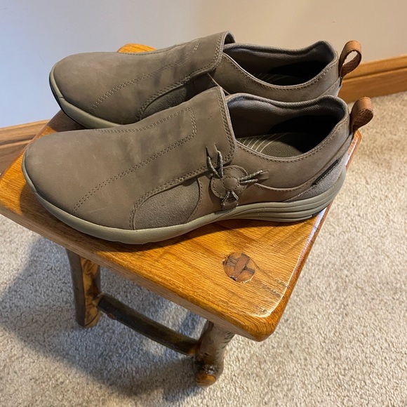 Clarks | Shoes | Nwot Womans Clarks Wave Walk Comfy Walking Shoes ...